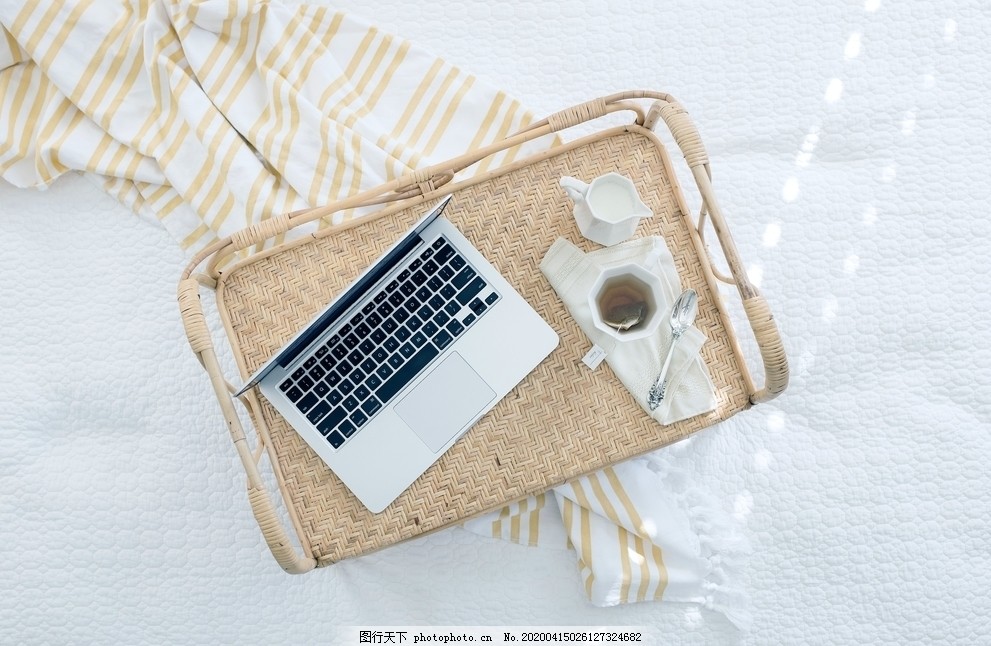 INS风电脑摄影图片_办公用品_商务办公-图行天下素材网